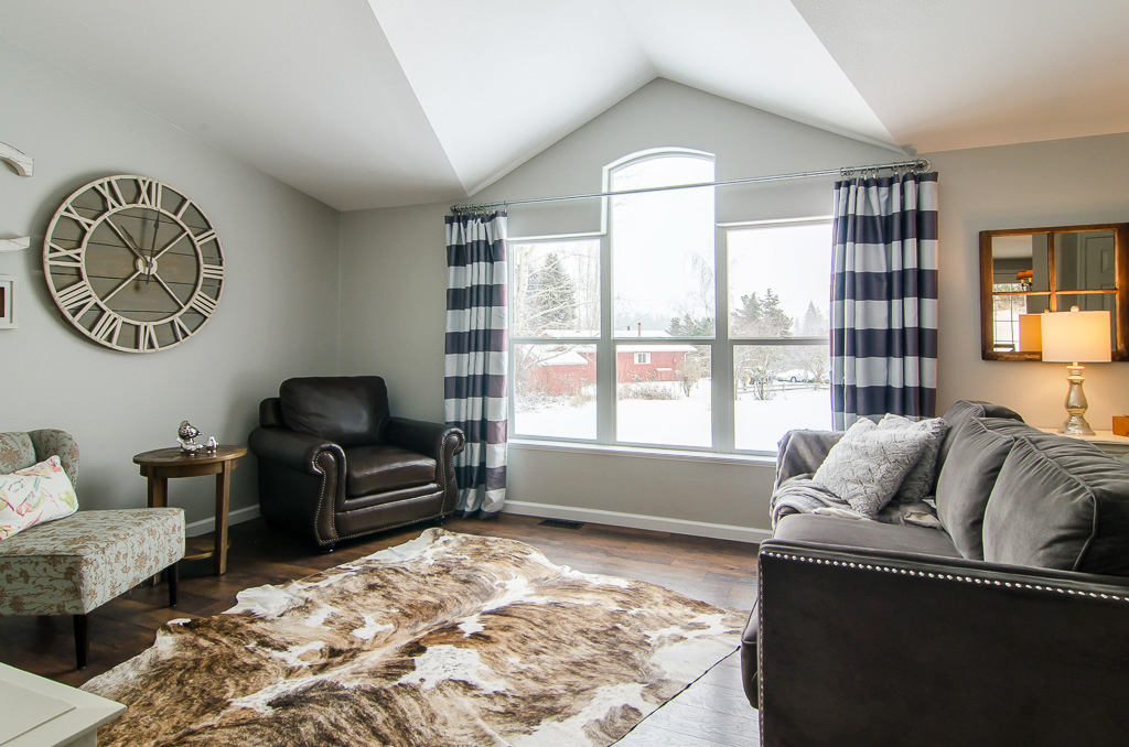 Allison Trimble Cammack Rd Front Room – The Northwest Horse Source